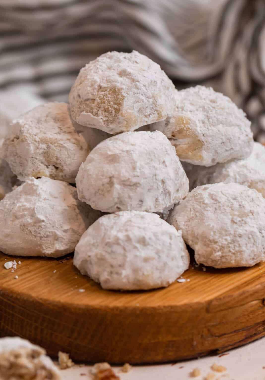 Easy Cream Cheese Pecan Snowball Christmas Cookies | Lemons + Zest