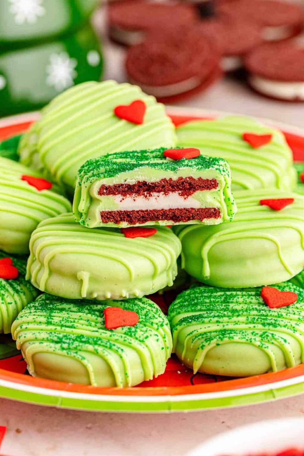 36 Easy Oreo Christmas Recipes to Make This Holiday | Lemons + Zest