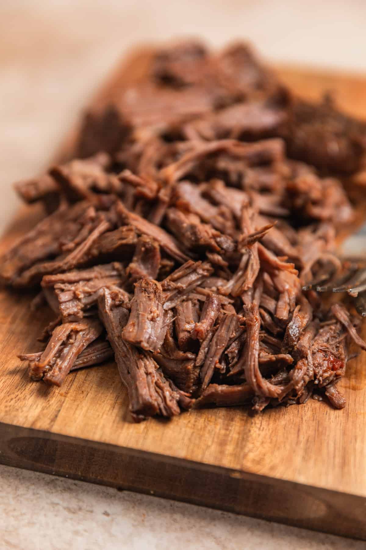 Easy Slow Cooker Shredded Beef Chili | Lemons & Zest