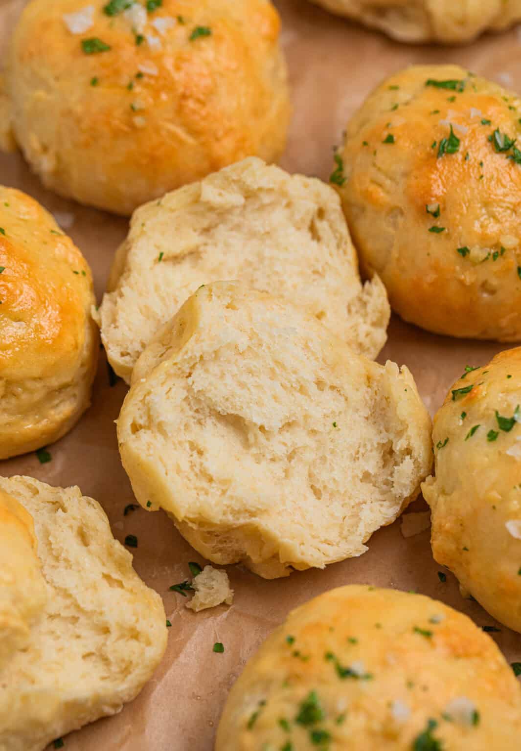 10 Minute Prep No Yeast Dinner Rolls | Lemons & Zest